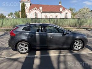 Pelēks Volvo V40 2013 Daugavpils, ar dzinēja tilpumu 1.60 L un nobraukumu 243 tūkst. km par 7350 €, foto 7 vietnē AUTOMOTO.COM.LV