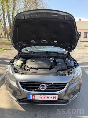 Pelēks Volvo V40 2013 Daugavpils, ar dzinēja tilpumu 1.60 L un nobraukumu 243 tūkst. km par 7350 €, foto 9 vietnē AUTOMOTO.COM.LV