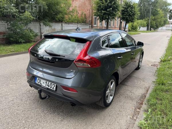 Pelēks Volvo V40 2013 Daugavpils, ar dzinēja tilpumu 1.60 L un nobraukumu 243 tūkst. km par 6950 €, foto 4 vietnē AUTOMOTO.COM.LV