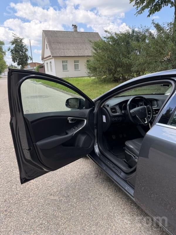Pelēks Volvo V40 2013 Daugavpils, ar dzinēja tilpumu 1.60 L un nobraukumu 243 tūkst. km par 6950 €, foto 6 vietnē AUTOMOTO.COM.LV