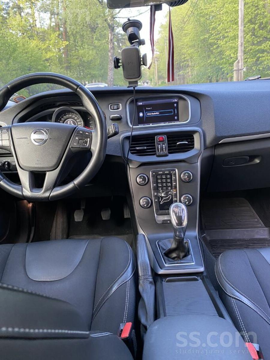 Pelēks Volvo V40 2013 Rīga, ar dzinēja tilpumu 1.60 L un nobraukumu 317 tūkst. km par 6100 €, foto 11 vietnē AUTOMOTO.COM.LV