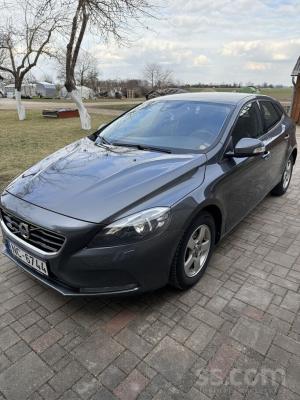 Pelēks Volvo V40 2013 Rīga, ar dzinēja tilpumu 1.60 L un nobraukumu 317 tūkst. km par 6100 €, foto 16 vietnē AUTOMOTO.COM.LV