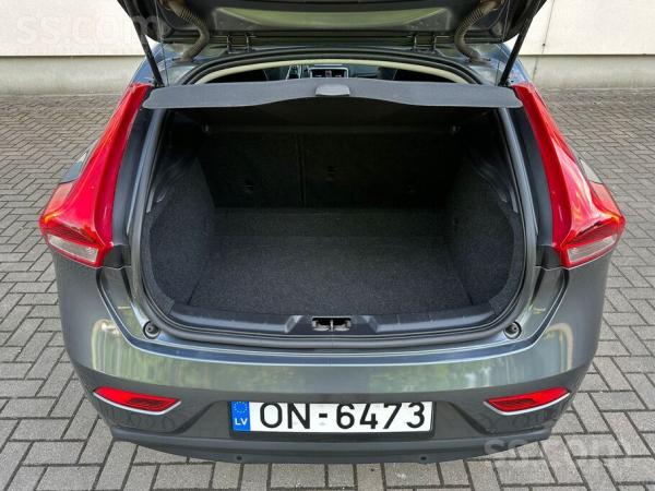 Pelēks Volvo V40 2013 Rīga, ar dzinēja tilpumu 1.60 L un nobraukumu 0 tūkst. km par 7450 €, foto 7 vietnē AUTOMOTO.COM.LV