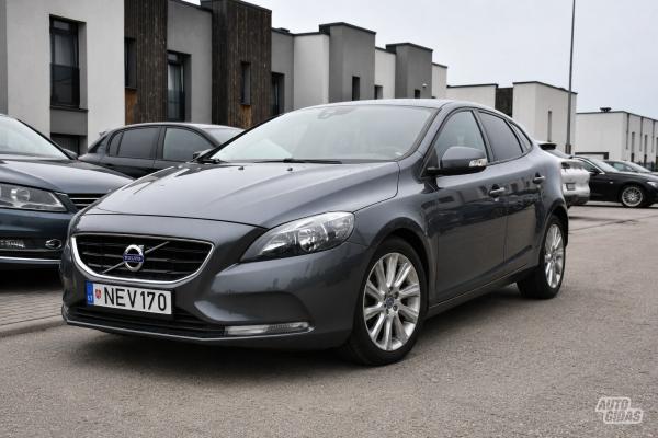 Pelēks Volvo V40 2013 Viļņa, ar dzinēja tilpumu 1.60 L un nobraukumu 295 tūkst. km par 6500 €, foto 2 vietnē AUTOMOTO.COM.LV