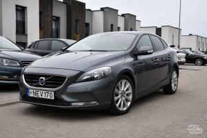 Grey Volvo V40 2013 in Vilnius, with an engine capacity of 1.60 L and mileage of 295 thousand km for 6500 €, photo 3 on AUTOMOTO.COM.LV