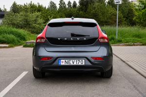 Grey Volvo V40 2013 in Vilnius, with an engine capacity of 1.60 L and mileage of 295 thousand km for 6500 €, photo 7 on AUTOMOTO.COM.LV