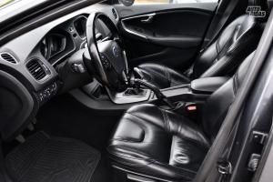 Grey Volvo V40 2013 in Vilnius, with an engine capacity of 1.60 L and mileage of 295 thousand km for 6500 €, photo 9 on AUTOMOTO.COM.LV