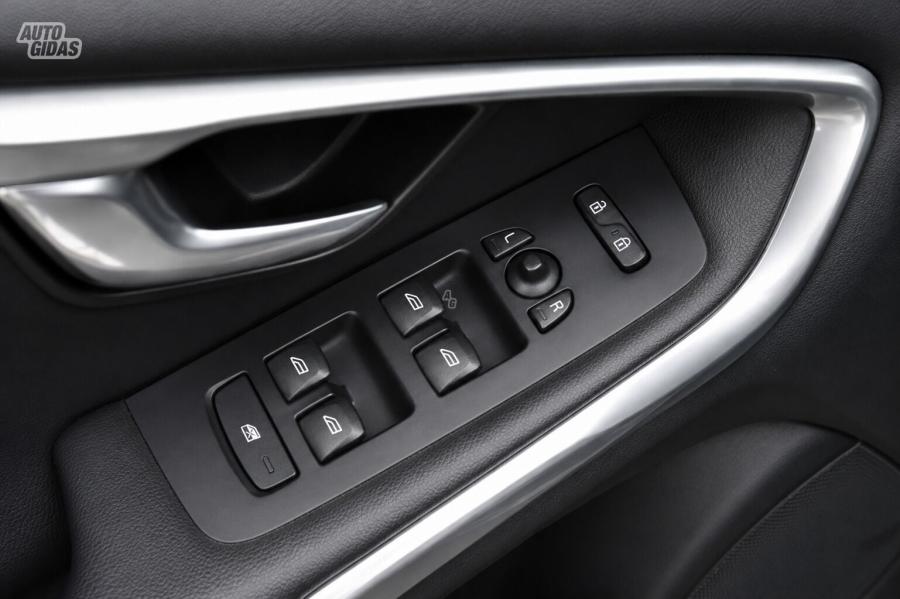 Grey Volvo V40 2013 in Vilnius, with an engine capacity of 1.60 L and mileage of 295 thousand km for 6500 €, photo 12 on AUTOMOTO.COM.LV