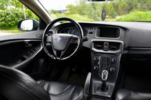 Grey Volvo V40 2013 in Vilnius, with an engine capacity of 1.60 L and mileage of 295 thousand km for 6500 €, photo 14 on AUTOMOTO.COM.LV