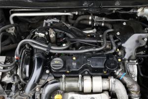 Grey Volvo V40 2013 in Vilnius, with an engine capacity of 1.60 L and mileage of 295 thousand km for 6500 €, photo 27 on AUTOMOTO.COM.LV