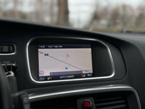 Grey Volvo V40 2013 in Riga, with an engine capacity of 1.60 L and mileage of 242 thousand km for 7990 €, photo 15 on AUTOMOTO.COM.LV