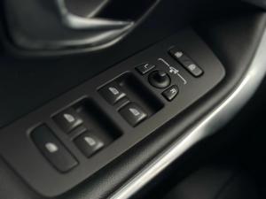 Grey Volvo V40 2013 in Riga, with an engine capacity of 1.60 L and mileage of 242 thousand km for 7990 €, photo 21 on AUTOMOTO.COM.LV