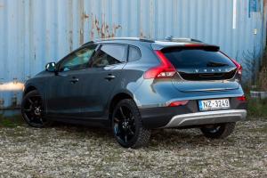 Pelēks Volvo V40 2013 Rīga, ar dzinēja tilpumu 1.60 L un nobraukumu 225 tūkst. km par 7995 €, foto 4 vietnē AUTOMOTO.COM.LV