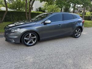 Pelēks Volvo V40 2013 Alīta, ar dzinēja tilpumu 1.56 L un nobraukumu 245 tūkst. km par 6200 €, foto 5 vietnē AUTOMOTO.COM.LV