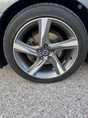 Pelēks Volvo V40 2013 Alīta, ar dzinēja tilpumu 1.56 L un nobraukumu 245 tūkst. km par 6200 €, foto 6 vietnē AUTOMOTO.COM.LV