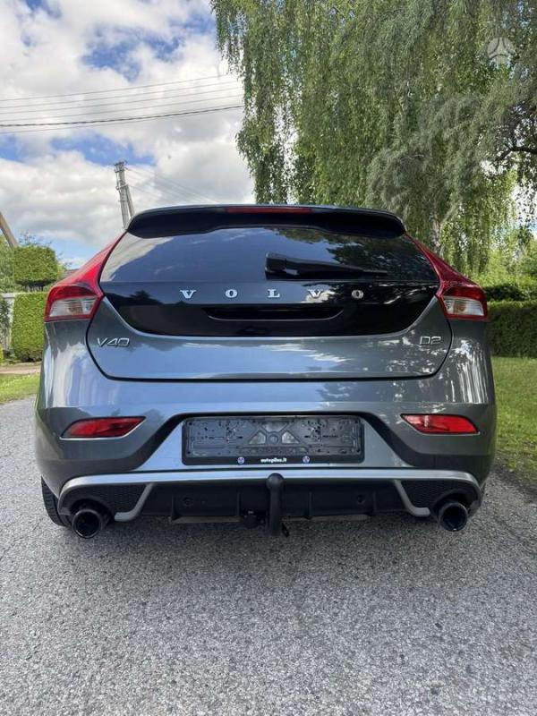 Pelēks Volvo V40 2013 Alīta, ar dzinēja tilpumu 1.56 L un nobraukumu 245 tūkst. km par 6200 €, foto 7 vietnē AUTOMOTO.COM.LV