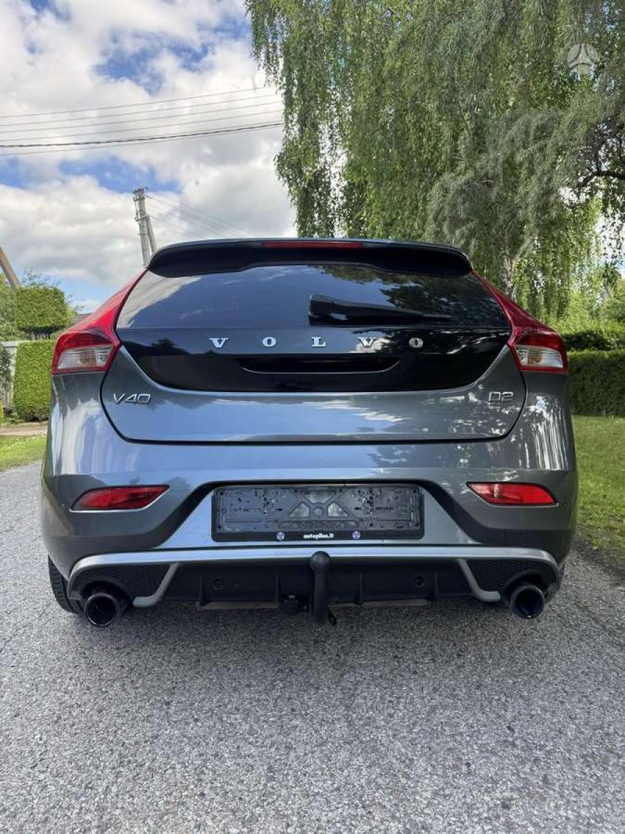 Pelēks Volvo V40 2013 Alīta, ar dzinēja tilpumu 1.56 L un nobraukumu 245 tūkst. km par 6200 €, foto 8 vietnē AUTOMOTO.COM.LV