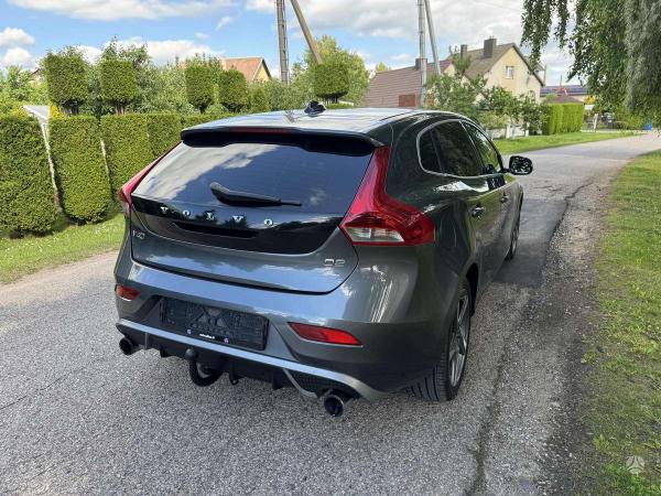 Pelēks Volvo V40 2013 Alīta, ar dzinēja tilpumu 1.56 L un nobraukumu 245 tūkst. km par 6200 €, foto 8 vietnē AUTOMOTO.COM.LV