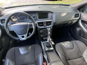 Pelēks Volvo V40 2013 Alīta, ar dzinēja tilpumu 1.56 L un nobraukumu 245 tūkst. km par 6200 €, foto 24 vietnē AUTOMOTO.COM.LV