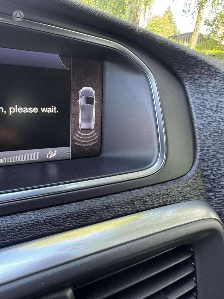 Pelēks Volvo V40 2013 Alīta, ar dzinēja tilpumu 1.56 L un nobraukumu 245 tūkst. km par 6200 €, foto 27 vietnē AUTOMOTO.COM.LV