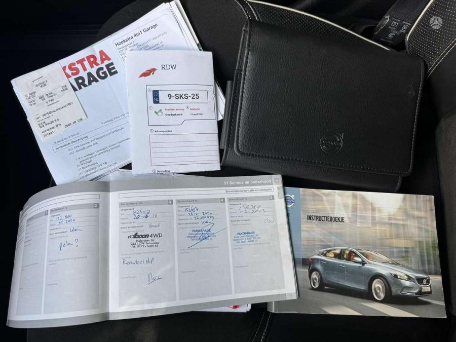 Pelēks Volvo V40 2013 Alīta, ar dzinēja tilpumu 1.56 L un nobraukumu 245 tūkst. km par 6200 €, foto 28 vietnē AUTOMOTO.COM.LV