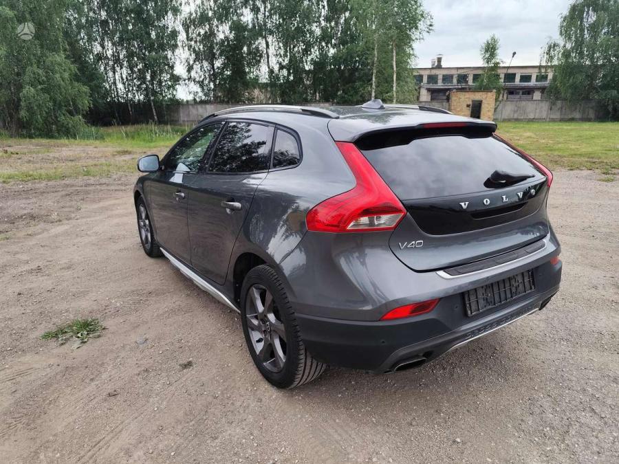Серый Вольво В40 2013 в Пакруойис, объемом двигателя 1.56 л и пробегом 270 тыс. км за 5250 €, фото 4 на AUTOMOTO.COM.LV