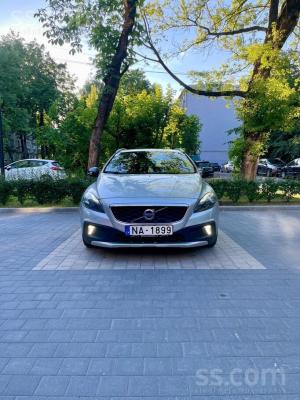 Grey Volvo V40 2013 in Riga, with an engine capacity of 2.00 L and mileage of 184 thousand km for 8500 €, photo  on AUTOMOTO.COM.LV