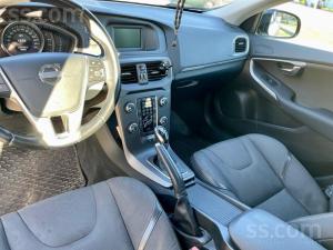 Pelēks Volvo V40 2013 Rīga, ar dzinēja tilpumu 2.00 L un nobraukumu 184 tūkst. km par 8500 €, foto 10 vietnē AUTOMOTO.COM.LV