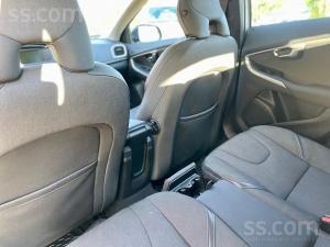 Pelēks Volvo V40 2013 Rīga, ar dzinēja tilpumu 2.00 L un nobraukumu 184 tūkst. km par 8500 €, foto 11 vietnē AUTOMOTO.COM.LV