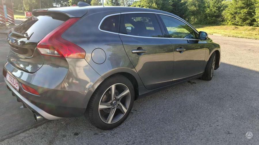 Grey Volvo V40 2013 in Svencionys, with an engine capacity of 1.56 L and mileage of 358 thousand km for 4999 €, photo 5 on AUTOMOTO.COM.LV