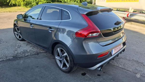 Grey Volvo V40 2013 in Svencionys, with an engine capacity of 1.56 L and mileage of 358 thousand km for 4999 €, photo 6 on AUTOMOTO.COM.LV