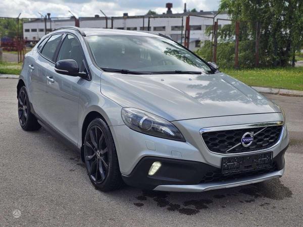 Pelēks Volvo V40 2013 Rokiškis, ar dzinēja tilpumu 1.56 L un nobraukumu 200 tūkst. km par 5250 €, foto 4 vietnē AUTOMOTO.COM.LV