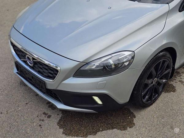 Pelēks Volvo V40 2013 Rokiškis, ar dzinēja tilpumu 1.56 L un nobraukumu 200 tūkst. km par 5250 €, foto 5 vietnē AUTOMOTO.COM.LV