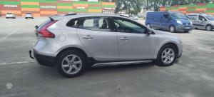 Grey Volvo V40 2013 in Klaipeda, with an engine capacity of 2.00 L and mileage of 270 thousand km for 6900 €, photo 8 on AUTOMOTO.COM.LV
