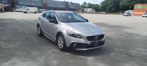 Grey Volvo V40 2013 in Klaipeda, with an engine capacity of 2.00 L and mileage of 270 thousand km for 6900 €, photo 10 on AUTOMOTO.COM.LV