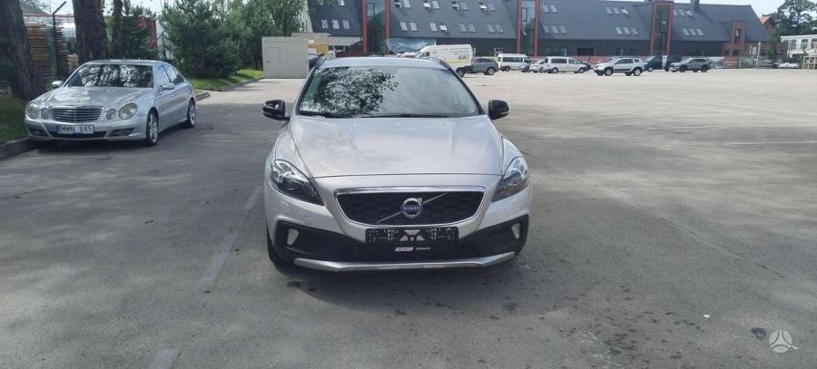 Grey Volvo V40 2013 in Klaipeda, with an engine capacity of 2.00 L and mileage of 270 thousand km for 6900 €, photo 11 on AUTOMOTO.COM.LV