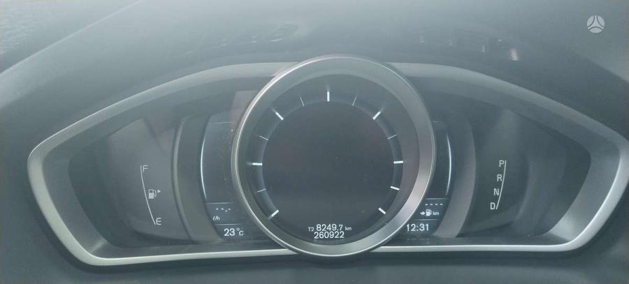 Grey Volvo V40 2013 in Klaipeda, with an engine capacity of 2.00 L and mileage of 270 thousand km for 6900 €, photo 15 on AUTOMOTO.COM.LV