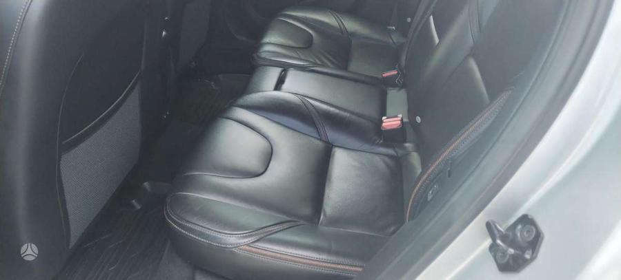 Grey Volvo V40 2013 in Klaipeda, with an engine capacity of 2.00 L and mileage of 270 thousand km for 6900 €, photo 19 on AUTOMOTO.COM.LV