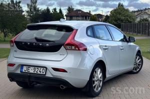 Grey Volvo V40 2013 in Riga, with an engine capacity of 2.00 L and mileage of 316 thousand km for 5500 €, photo 5 on AUTOMOTO.COM.LV