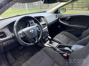Grey Volvo V40 2013 in Riga, with an engine capacity of 2.00 L and mileage of 316 thousand km for 5500 €, photo 7 on AUTOMOTO.COM.LV