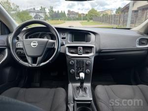 Grey Volvo V40 2013 in Riga, with an engine capacity of 2.00 L and mileage of 316 thousand km for 5500 €, photo 8 on AUTOMOTO.COM.LV