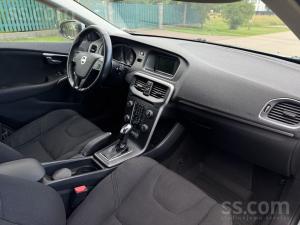 Grey Volvo V40 2013 in Riga, with an engine capacity of 2.00 L and mileage of 316 thousand km for 5500 €, photo 9 on AUTOMOTO.COM.LV