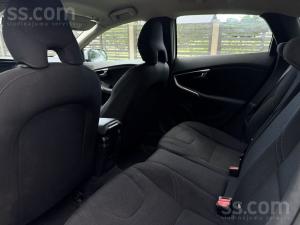 Grey Volvo V40 2013 in Riga, with an engine capacity of 2.00 L and mileage of 316 thousand km for 5500 €, photo 10 on AUTOMOTO.COM.LV