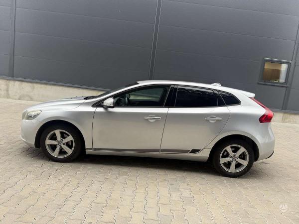 Pelēks Volvo V40 2013 Šauļi, ar dzinēja tilpumu 1.56 L un nobraukumu 220 tūkst. km par 4550 €, foto 8 vietnē AUTOMOTO.COM.LV