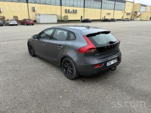 Pelēks Volvo V40 2013 Talsi, ar dzinēja tilpumu 1.60 L un nobraukumu 187 tūkst. km par 6900 €, foto 5 vietnē AUTOMOTO.COM.LV