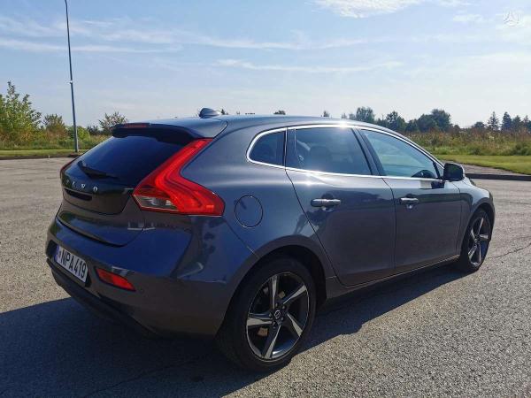 Grey Volvo V40 2013 in Panevezys, with an engine capacity of 1.56 L and mileage of 329 thousand km for 5800 €, photo 5 on AUTOMOTO.COM.LV