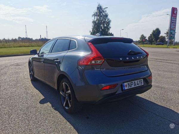 Grey Volvo V40 2013 in Panevezys, with an engine capacity of 1.56 L and mileage of 329 thousand km for 5800 €, photo 7 on AUTOMOTO.COM.LV