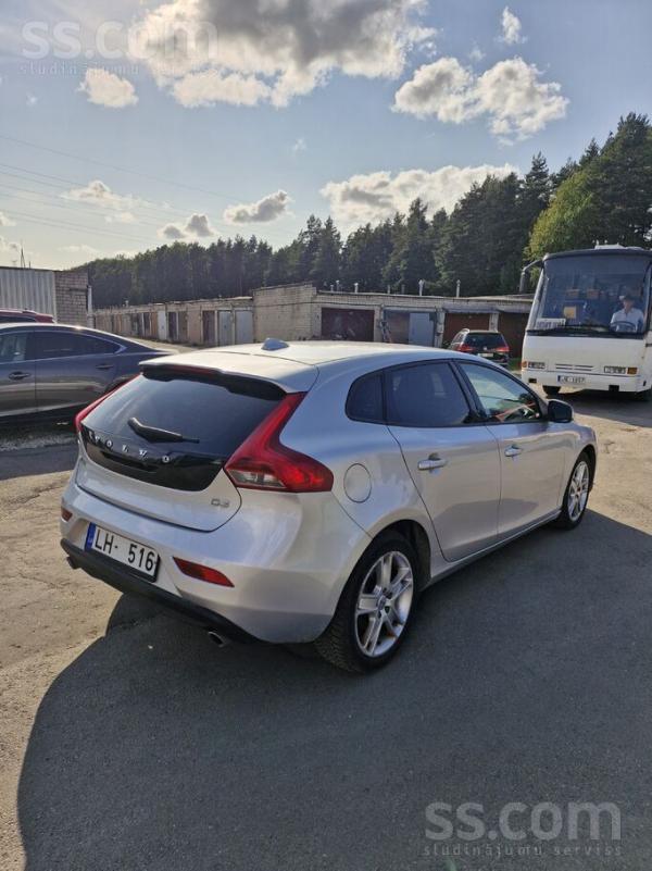Grey Volvo V40 2013 in Riga, with an engine capacity of 2.00 L and mileage of 0 thousand km for 6000 €, photo 3 on AUTOMOTO.COM.LV