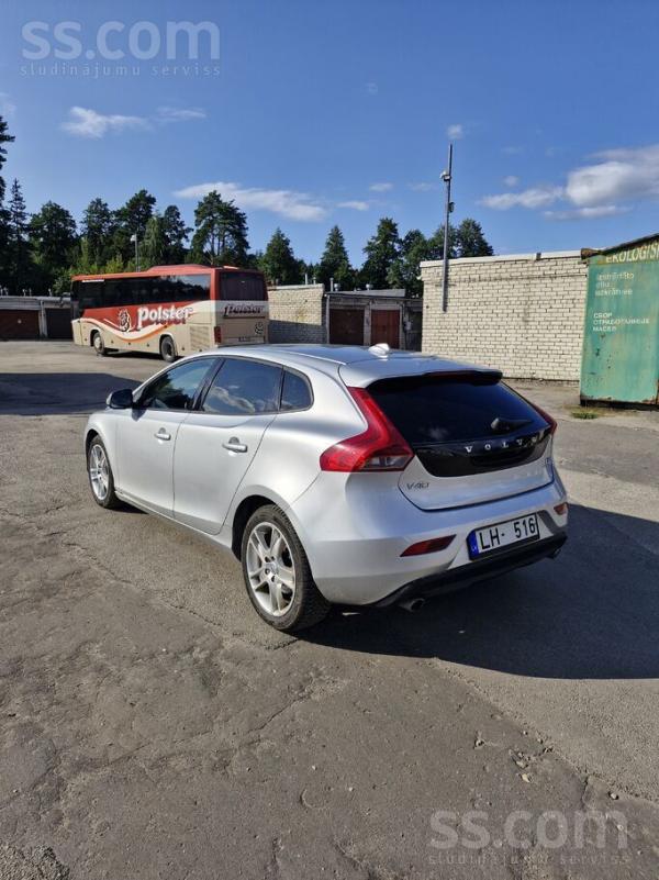 Grey Volvo V40 2013 in Riga, with an engine capacity of 2.00 L and mileage of 0 thousand km for 6000 €, photo 4 on AUTOMOTO.COM.LV