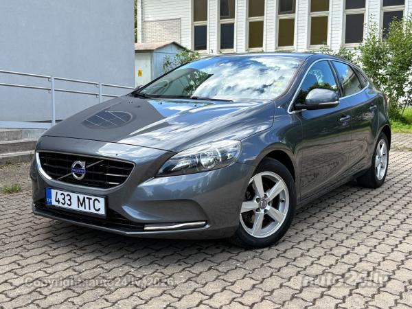 Grey Volvo V40 2013 in Tallinn, with an engine capacity of 1.60 L and mileage of 282 thousand km for 6499 €, photo 3 on AUTOMOTO.COM.LV